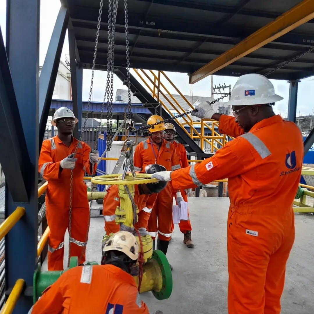 7 Common Rigging Hazards and Their Precautions.